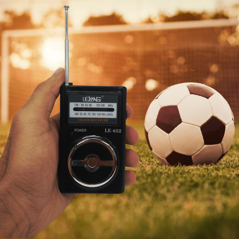 Rádio Portátil Analógico AM / FM Com Fone de Ouvido Preto – LE652 ...